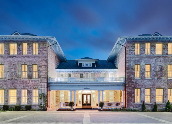 Inn At Carnall Hall - Fayetteville, AR