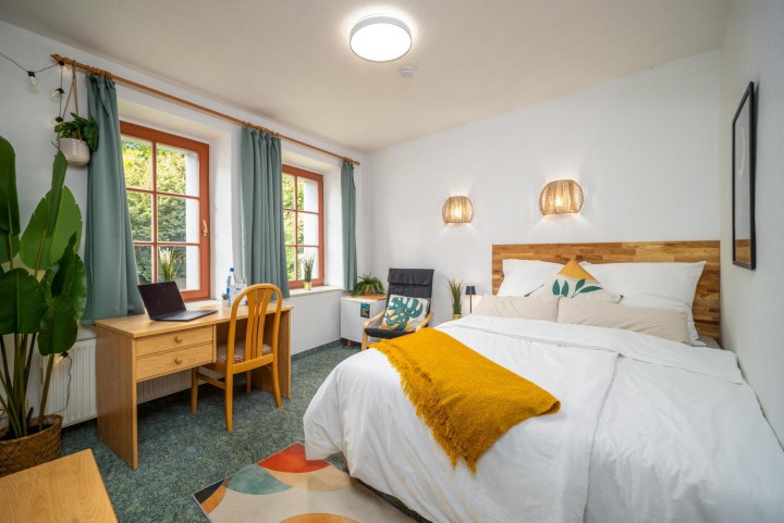 Ruhiges Zimmer Mit Gartenblick & Schreibtisch - Freiberg