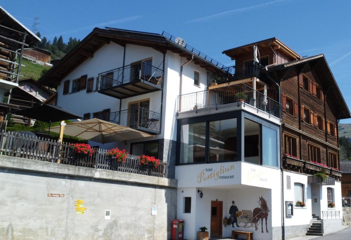 Hotel Garni Postigliun Andiast - Obersaxen