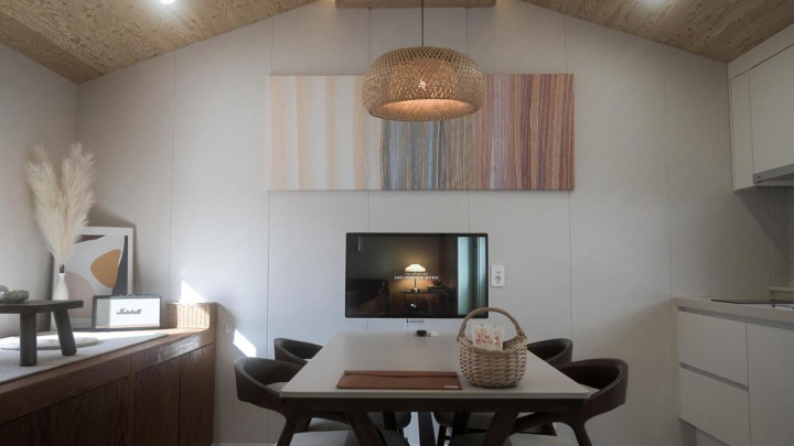 스테이근처, Stay Geuncheo, Cozy Private House Near Jeju Airport, Stone Walls, Soaking Tub & Hotel Bedding - Jeju-si