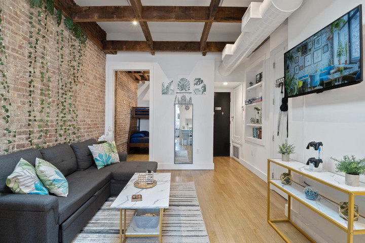 Chic Penthouse With Bus Stop At Doorstep - 15 Minutes To Nyc - Sleeps 6 Comfortably - Hoboken, NJ