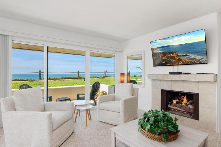 Sunset Retreat - Sur105 - Encinitas, CA