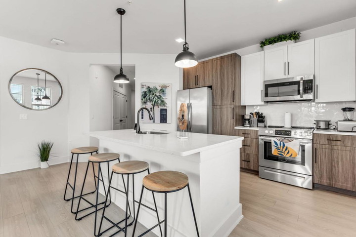 Sunny 2-bed Oasis Pool And Gym In Apollo Beach - 里弗維尤