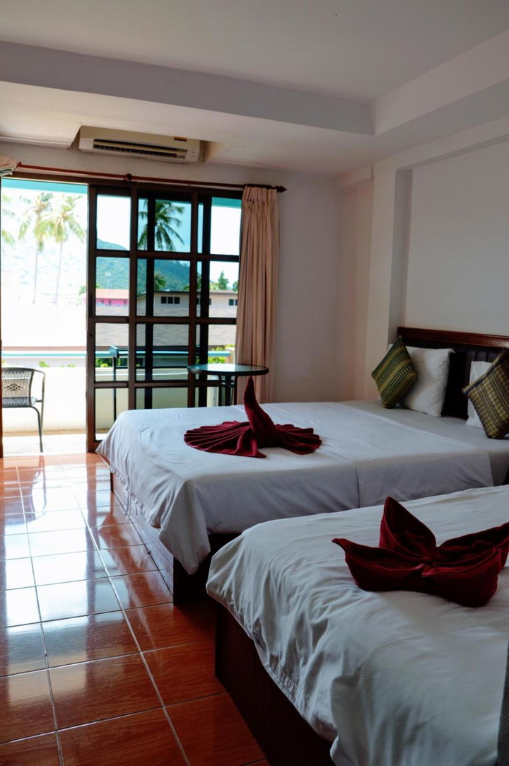 Bonny Hotel 4 Floors No Elevator 8am-9pm - Koh Samui