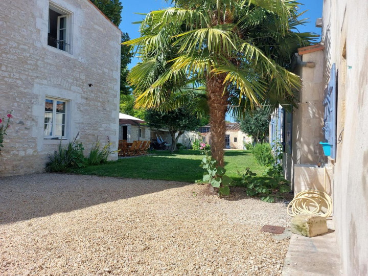 Maison Avec Piscine Et Proche De La Plage - La Rochelle