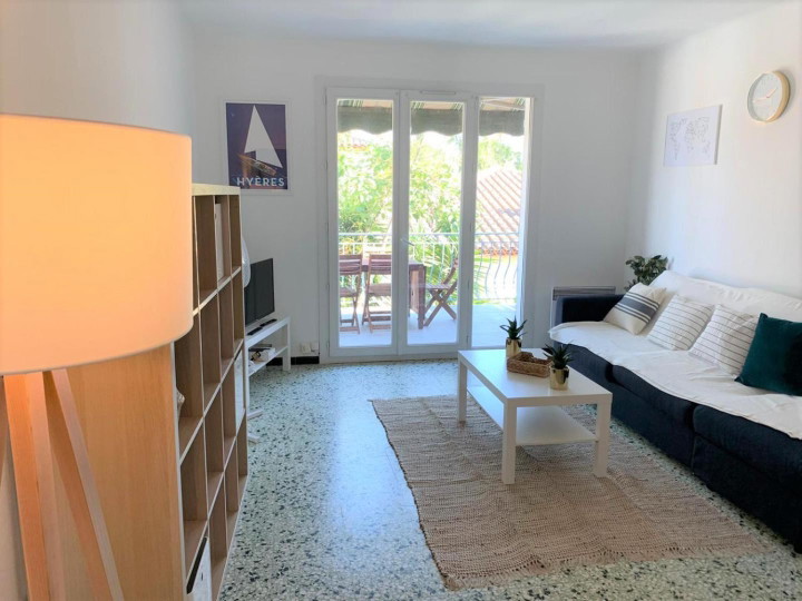 Beaux Appartements Climatisés - 3 Pièces - Espaces Extérieurs - Parking - Proche Plage - Carqueiranne
