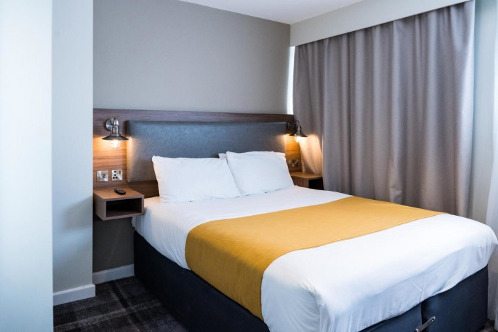 Almondsbury Inn & Lounge - Bristol