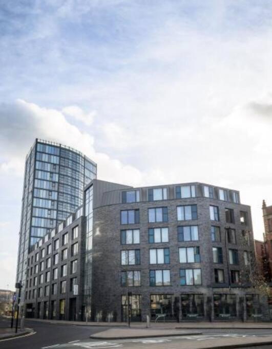 Spacious City Centre 2 Bedroom Apartment - Sheffield