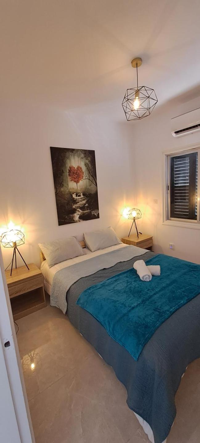 Renovated 2 Bedroom Apartment In Light House Beach - Kato Paphos