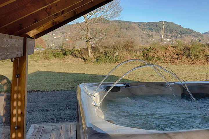 Chalet Avec Jacuzzi Et Piscine, Déco Soignée Esprit Cocooning - Lorraine