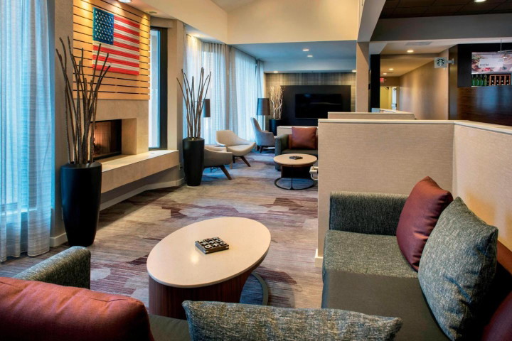 Courtyard By Marriott Chicago Waukegan / Gurnee - North Chicago, IL