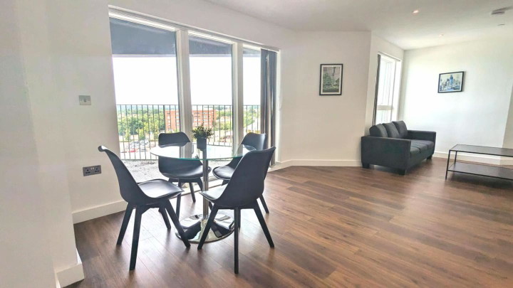 Grand Exchange Near Ascot 2 Bed With Parking - Bracknell