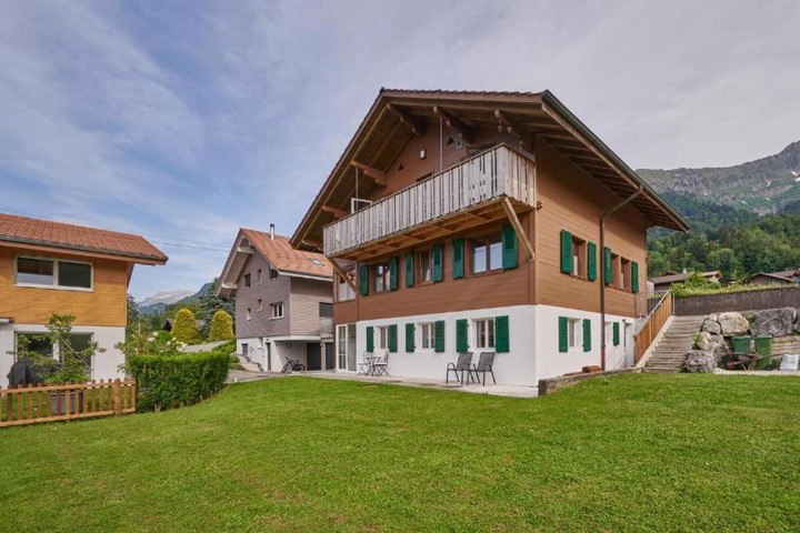 Clarke's Lakeside Chalet 2 Near Interlaken - Beatenberg