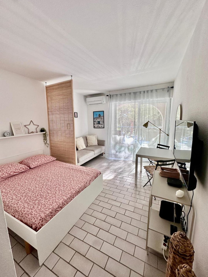 Studio Sur Le Port De Hyères - à 2min Des Plages, Clim & Balcon - Hyères