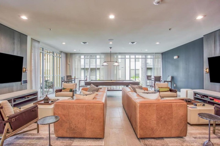 Attractive 2bd 2ba W Beautiful Pool In Fort Worth - Roanoke, TX
