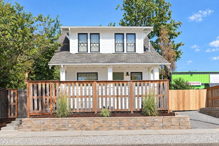 Charming Se Home - Farmhouse Style - Remodeled - Lake Oswego, OR