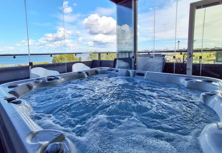 Luxurious Penthouse - Hot Tub & Sauna - Tampere