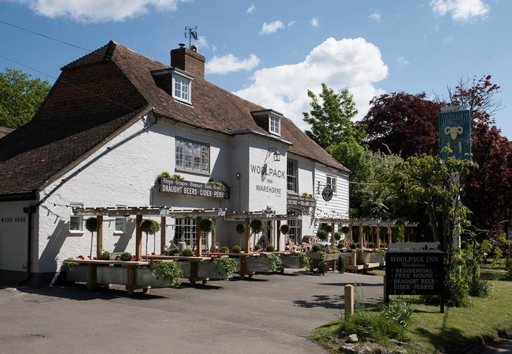 The Woolpack Inn Warehorne - フォークストーン