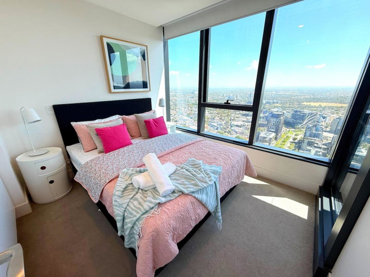2br Cbd Apt Poolviews Steps To Qv Market - Williamstown