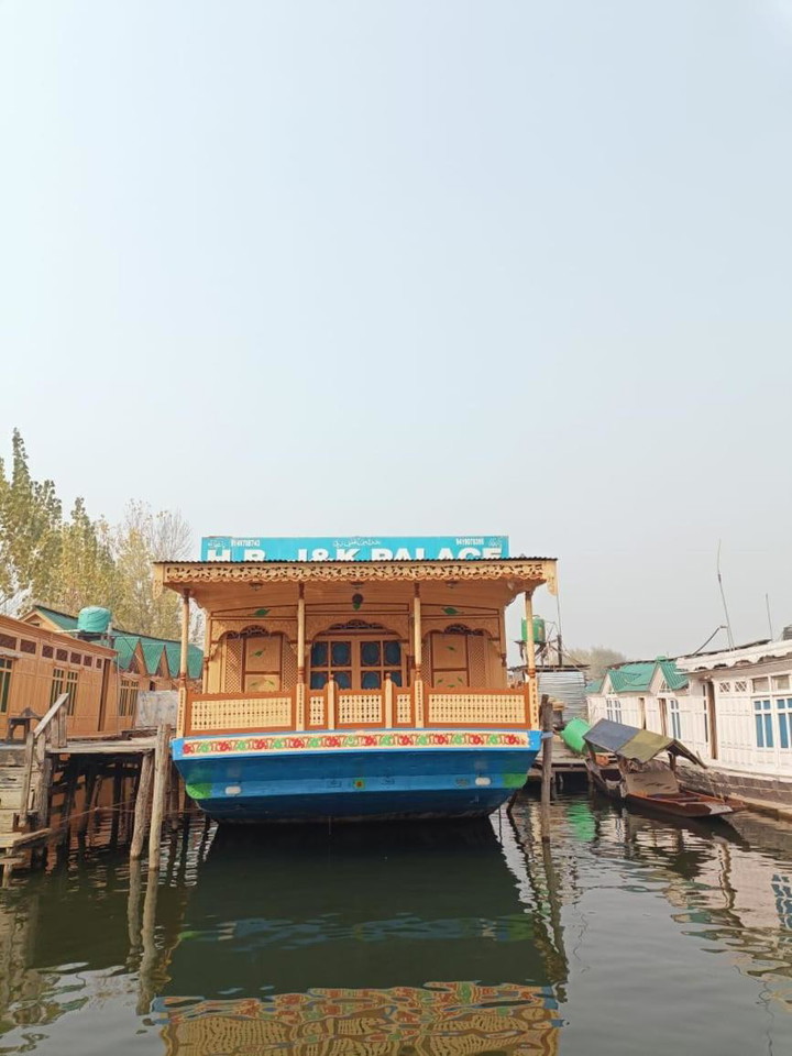 Jk Palace Houseboat - Srinagar