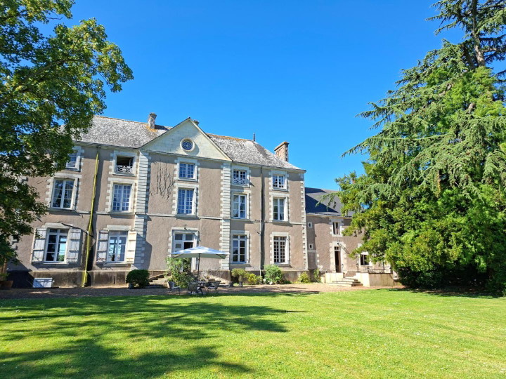 Château De La Genaiserie - Chambres D'hôtes - Maine-et-Loire