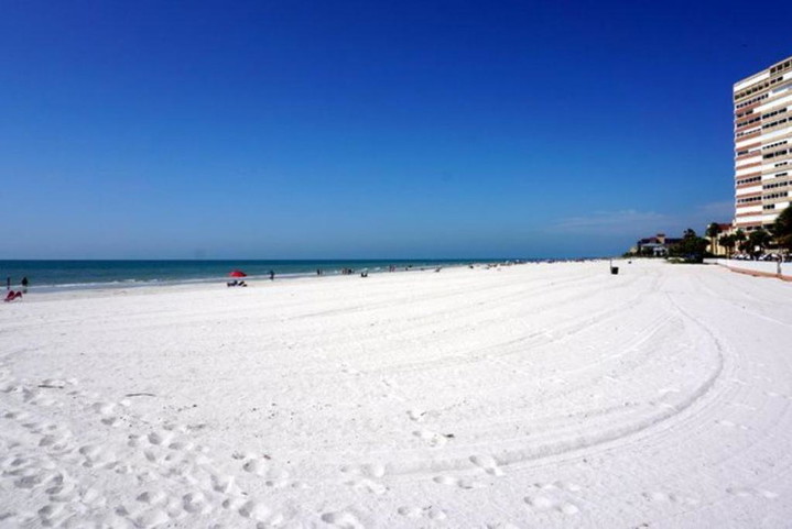 The Monterey Beach Resort - Florida
