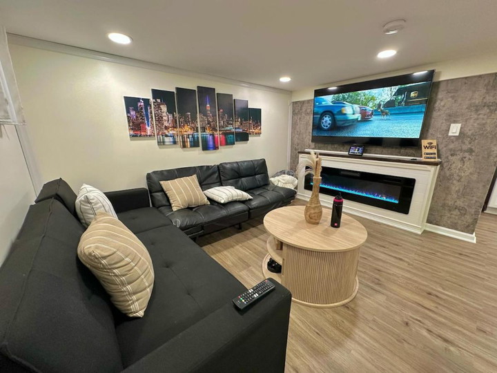 Modern & Cozy Stay In Roselle - New Jersey