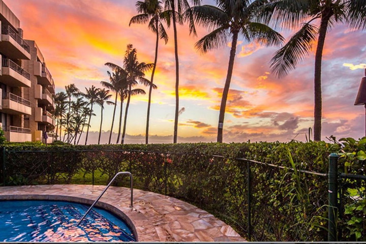 1bd Paki Maui Garden Lanai With Ocean Front Pool Jacuzzi & Bbq - Maui, HI