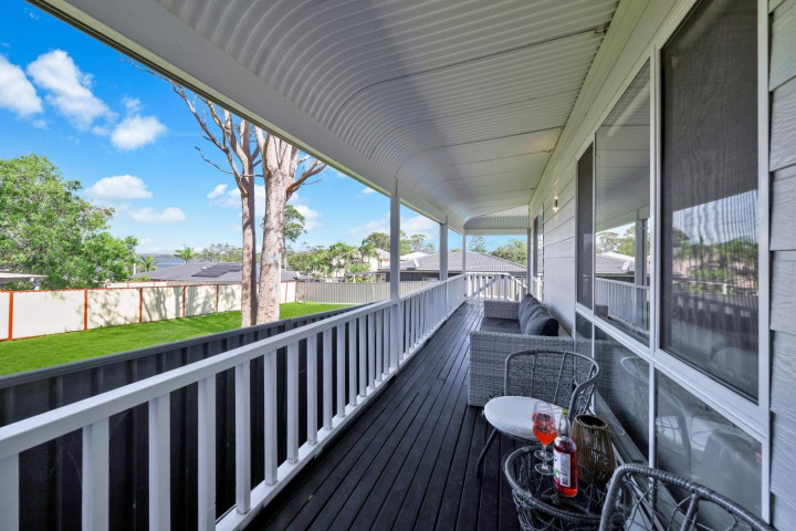 Water Views - Boat Parking - King Bed - Air Con - South Coast