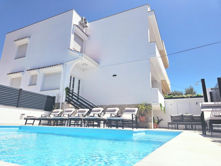 Villa Lungomare With Private Pool - Zadar