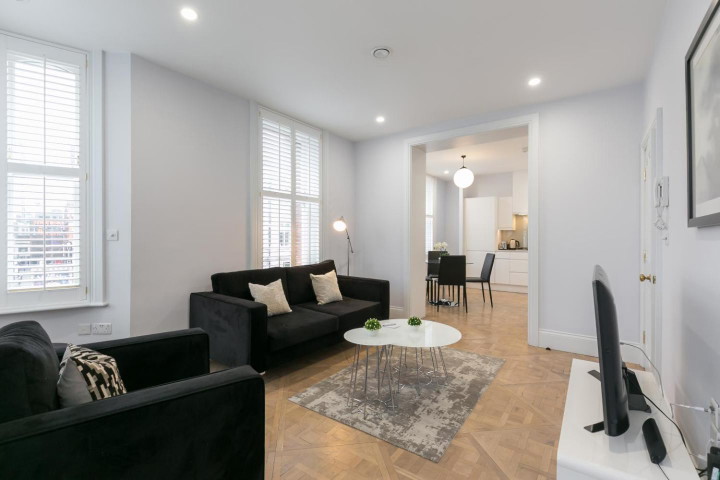 Urban Chic - Shaftesbury - London