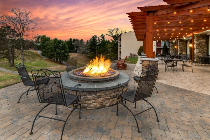 Crowne Plaza Resort Asheville By Ihg - Sierra Nevada