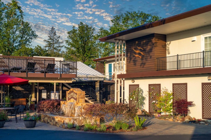 Golden Haven Hot Springs - Calistoga, CA