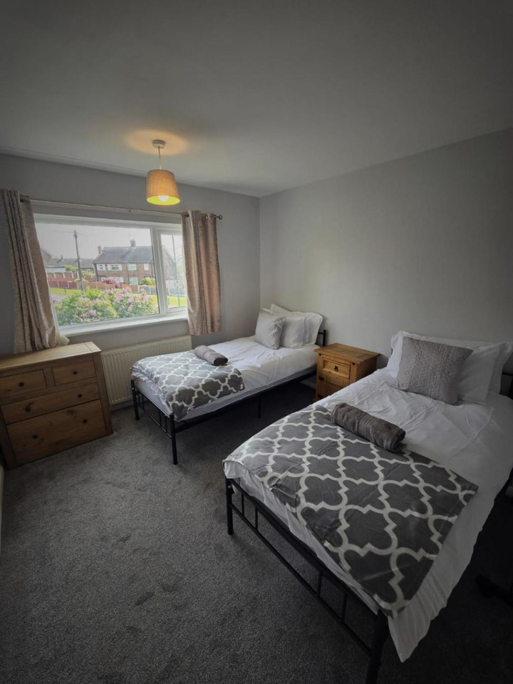 Affordable 3 Bedroom House,sleeps 5,free Parking,close To City, Home From Home - 노팅엄