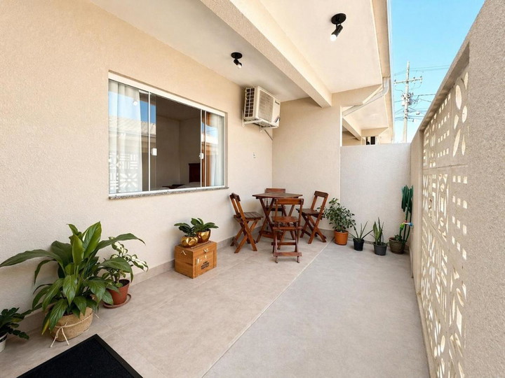 Casa Com 2 Quartos, Estacionamento E Ar-condicionado - Matinhos