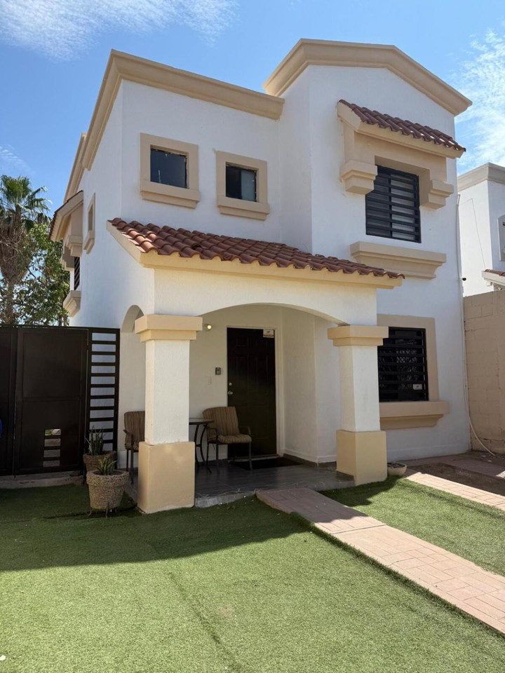 Casa Encinos Frente A Parque Indutrial - Hermosillo