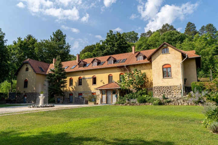 Manor House On The Danube Bend - Szentendre