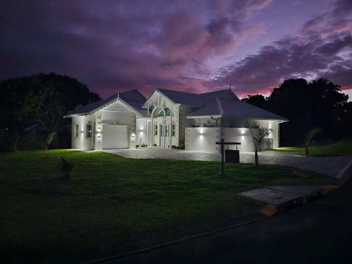 Caribbean Estates Villa Becca- Brand New- Pinnacle Of Luxury - Port Edward