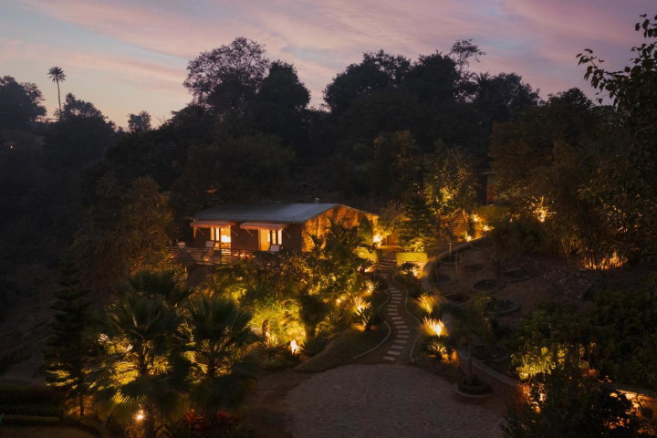 Saffronstays Sylvan Farms - 3br Eco-luxury Villa With Birdwatching, Trekking And Organic Farming In Mount Abu - Mount Abu