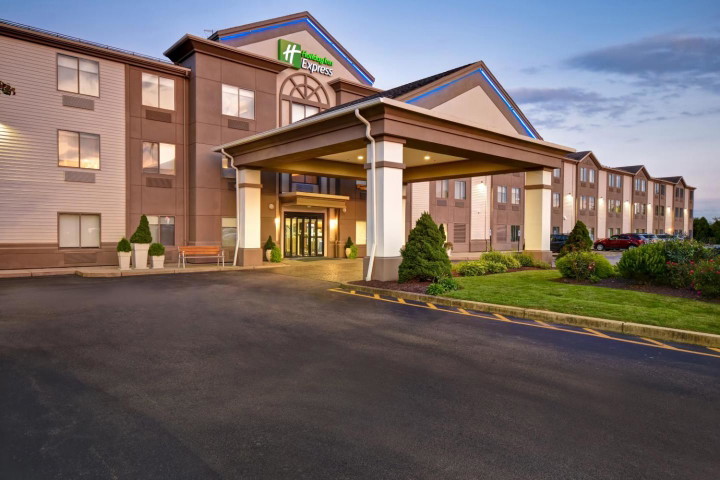 Holiday Inn Express Newport North - Middletown By Ihg - Newport, RI