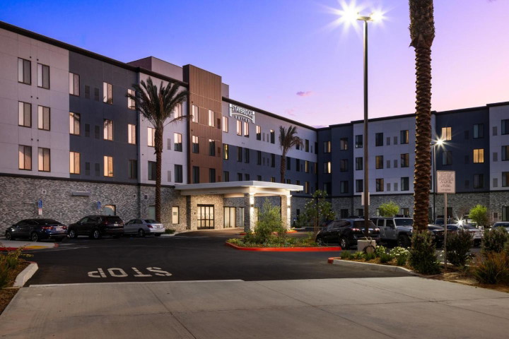 Staybridge Suites Eastvale - Norco By Ihg - Fontana, CA