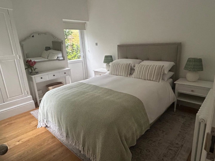 Aeolian House - Shere