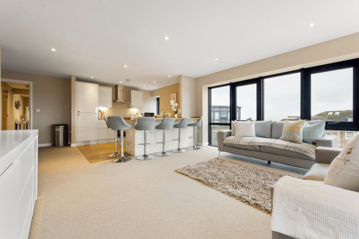 Westcliff Penthouse With Sea Views And Balcony - Bournemouth