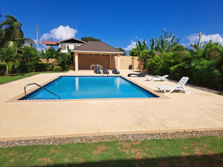 Palmview Estate Townhouse - Jamaica
