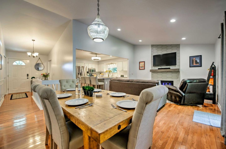 < 2 Mi To The Big House: Family-friendly Home! - Ann Arbor, MI
