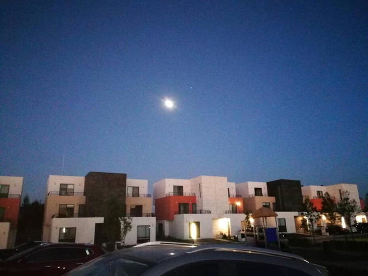 Beautiful 3br Townhouse With On-premises Parking - Toluca