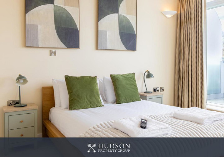 Shrewsbury Penthouse With Parking - Shrewsbury