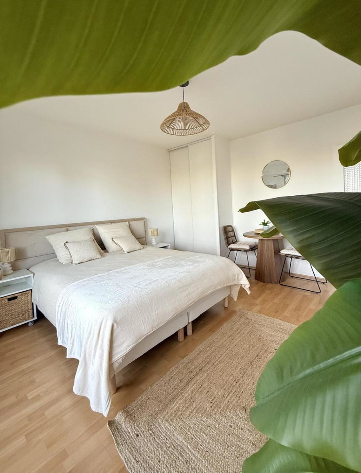 Jolie Suite Bohème Avec Terrasse Et Vue Sur Le Lac - Allier