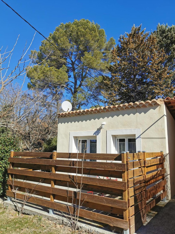 Studio Indépendant à 2 Minutes Du Golf Du Luberon - Alpes-de-Haute-Provence
