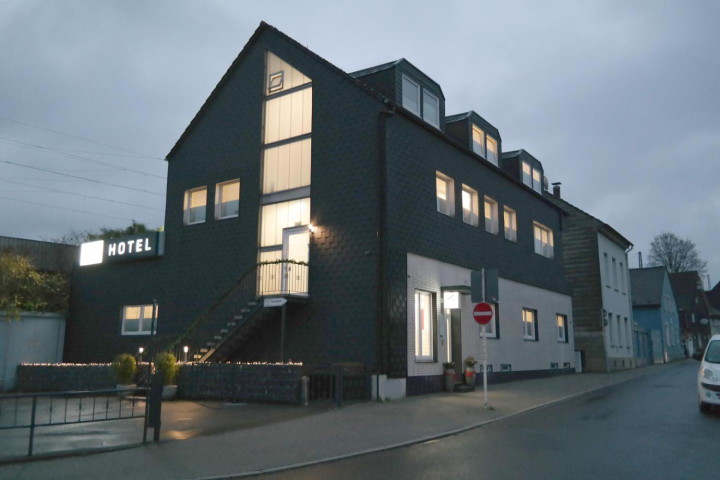 Minsu Hotel - 24 Stunden Check Inn - Oberhausen